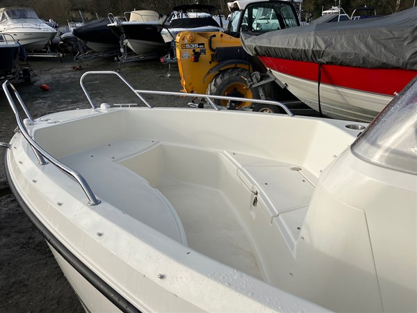 Quicksilver Activ 455 Open